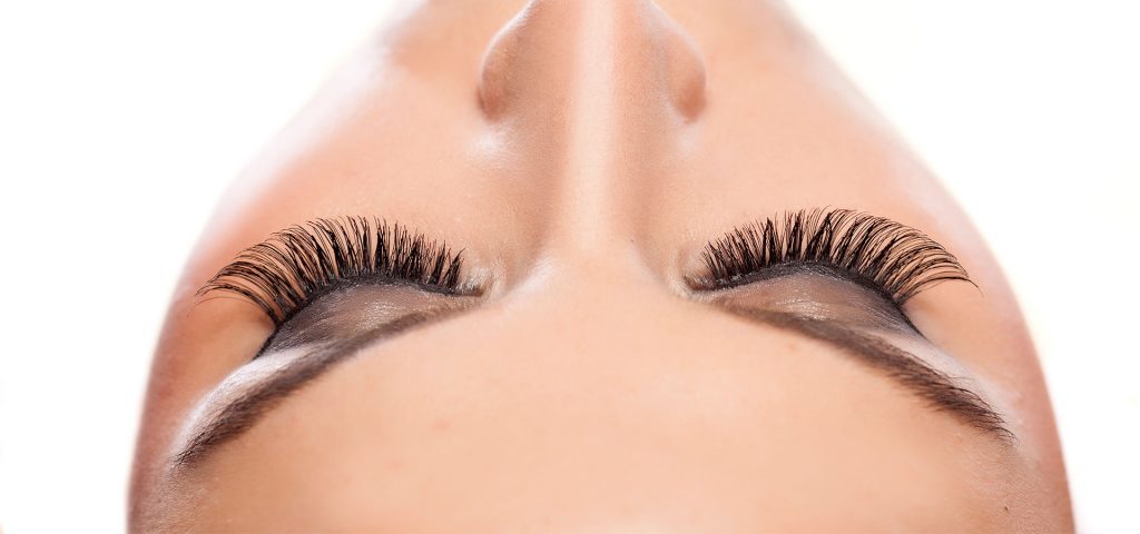 Extension ciglia: naturali, prezzo e durata del trattamento - Estélite Bari